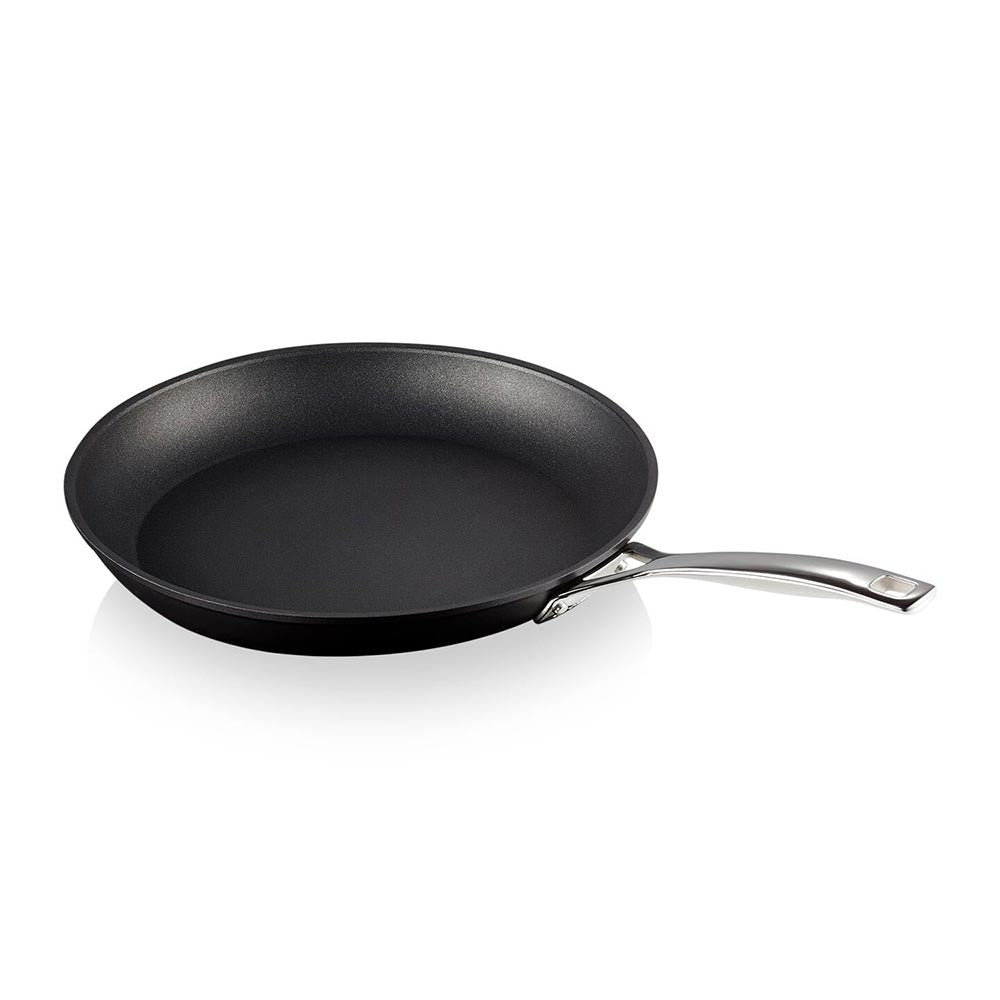 Le Creuset Toughened Non-Stick Shallow Frying Pan, London, UK – Season